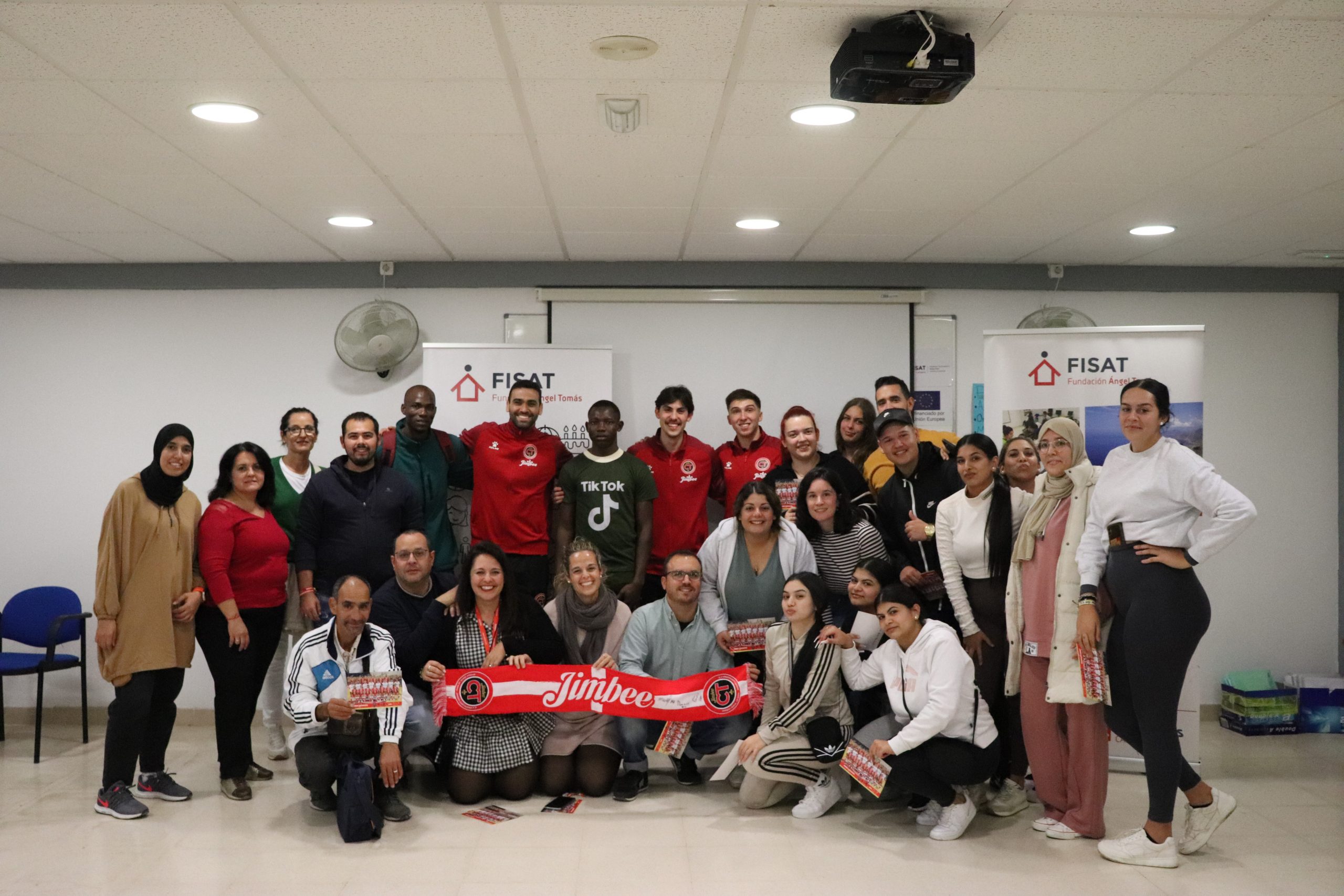 FISAT abre su centro al Jimbee Cartagena